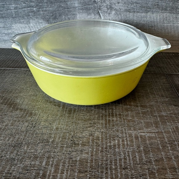 Pyrex | Kitchen | Vintage Pyrex Verde 47 Round 1pt Casserole With Lid ...